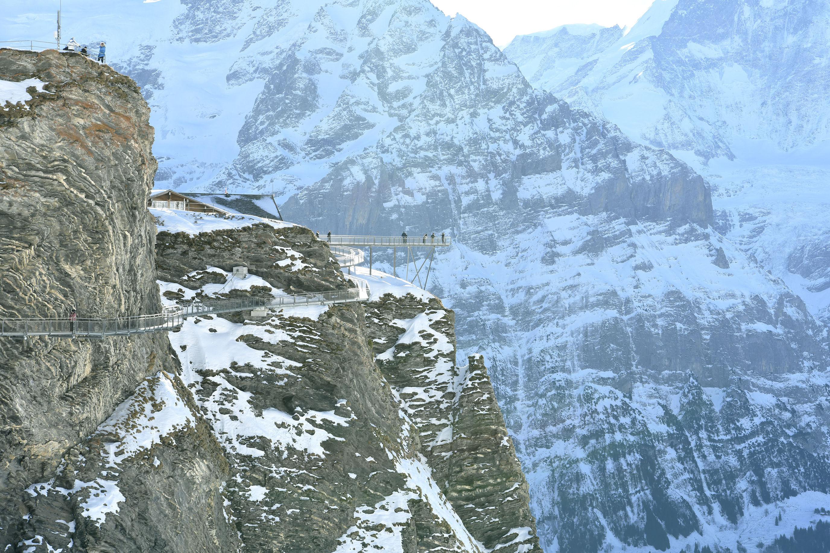 像黑鳥般翱翔，在雪白山嶽｜瑞士費斯特懸崖天空步道(First cliff walk) – MENS 30S LIFE