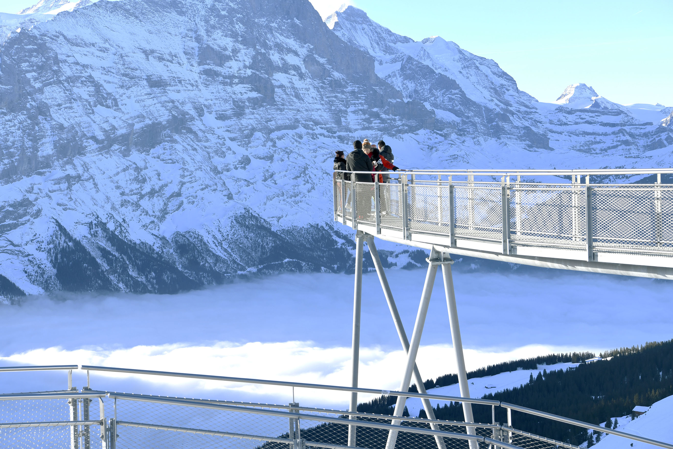 像黑鳥般翱翔，在雪白山嶽｜瑞士費斯特懸崖天空步道(First cliff walk) – MENS 30S LIFE