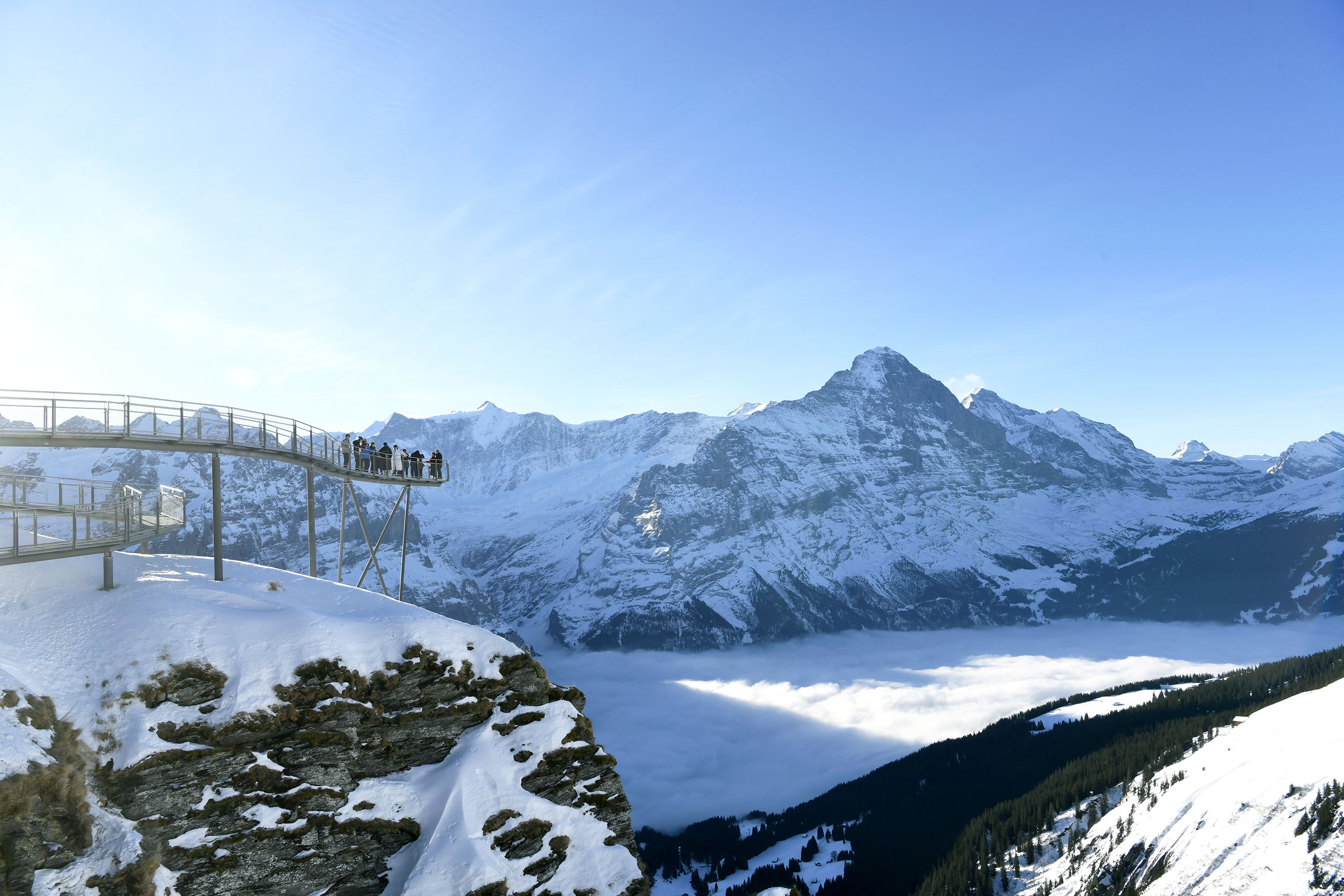 像黑鳥般翱翔，在雪白山嶽｜瑞士費斯特懸崖天空步道(First cliff walk) – MENS 30S LIFE